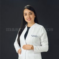 Dra. Karla Aguilar Benavides, Dermatóloga en Ambato - Masquemedicos
