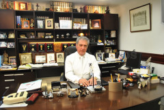 Alberto Vejarano Cucalón - Oftalmólogo